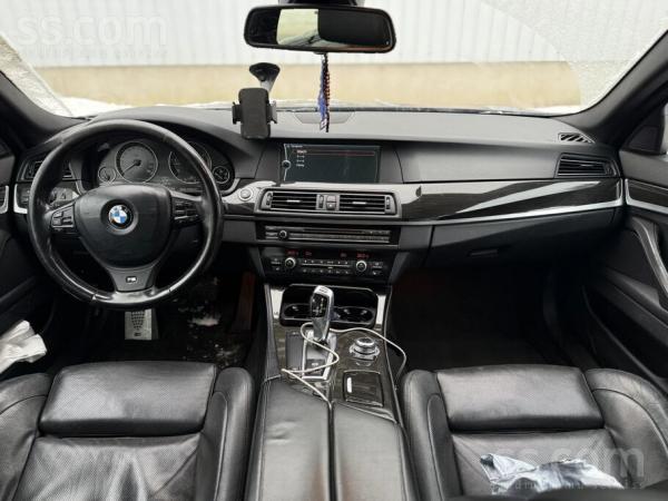 Black BMW 525 2011 in Riga, with an engine capacity of 3.00 L and mileage of 340 thousand km for 10000 €, photo 7 on AUTOMOTO.COM.LV