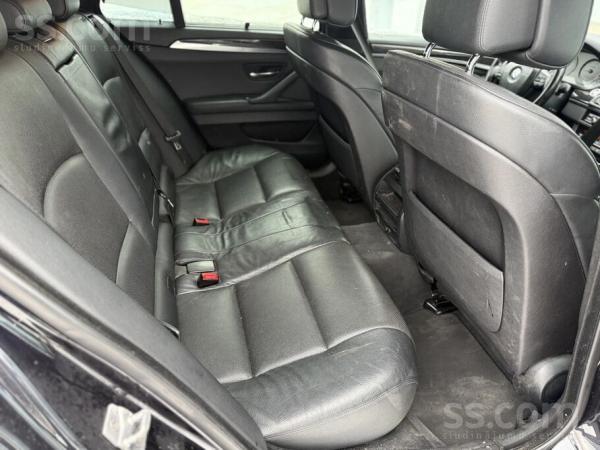 Black BMW 525 2011 in Riga, with an engine capacity of 3.00 L and mileage of 340 thousand km for 10000 €, photo 8 on AUTOMOTO.COM.LV