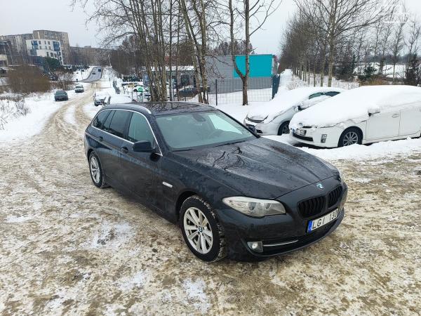 Melns BMW 525 2011 Viļņa, ar dzinēja tilpumu 3.00 L un nobraukumu 359 tūkst. km par 6600 €, foto 2 vietnē AUTOMOTO.COM.LV