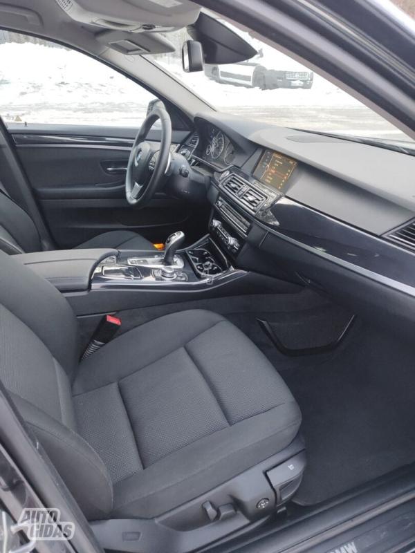 Melns BMW 525 2011 Viļņa, ar dzinēja tilpumu 3.00 L un nobraukumu 359 tūkst. km par 6600 €, foto 7 vietnē AUTOMOTO.COM.LV
