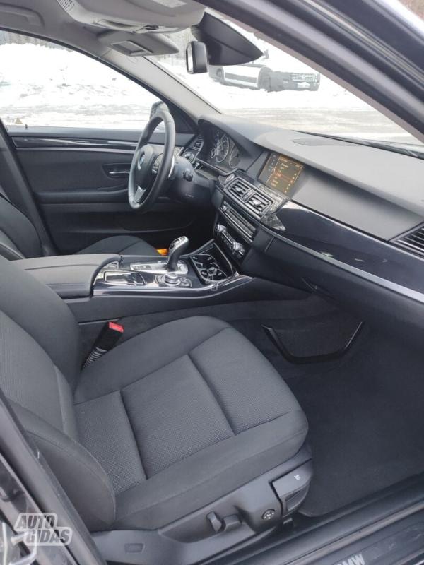 Melns BMW 525 2011 Viļņa, ar dzinēja tilpumu 3.00 L un nobraukumu 359 tūkst. km par 6400 €, foto 8 vietnē AUTOMOTO.COM.LV