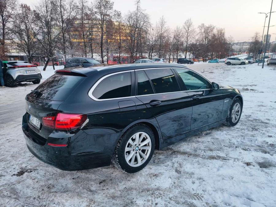 Melns BMW 525 2011 Viļņa, ar dzinēja tilpumu 2.99 L un nobraukumu 359 tūkst. km par 6500 €, foto 2 vietnē AUTOMOTO.COM.LV