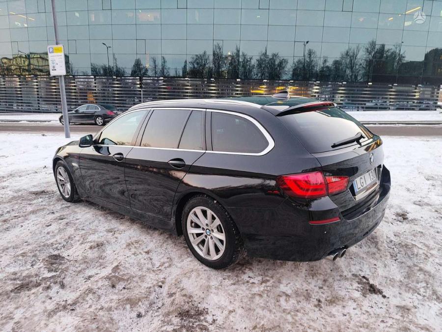 Melns BMW 525 2011 Viļņa, ar dzinēja tilpumu 2.99 L un nobraukumu 359 tūkst. km par 6500 €, foto 3 vietnē AUTOMOTO.COM.LV