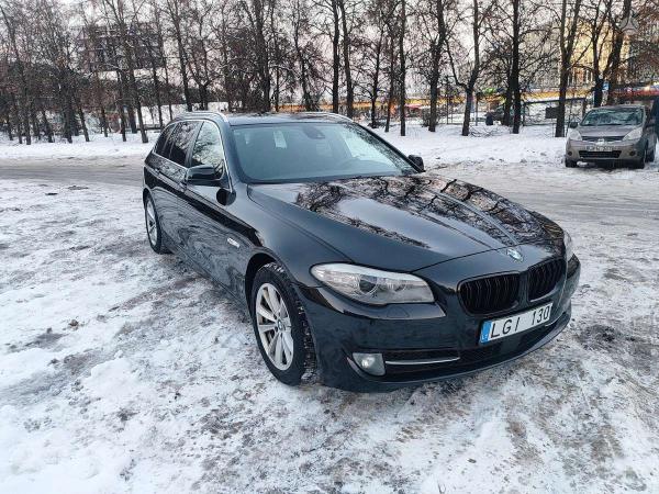 Melns BMW 525 2011 Viļņa, ar dzinēja tilpumu 2.99 L un nobraukumu 359 tūkst. km par 6500 €, foto 5 vietnē AUTOMOTO.COM.LV