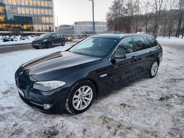Melns BMW 525 2011 Viļņa, ar dzinēja tilpumu 2.99 L un nobraukumu 359 tūkst. km par 6500 €, foto 6 vietnē AUTOMOTO.COM.LV