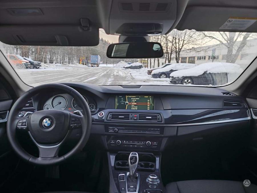 Melns BMW 525 2011 Viļņa, ar dzinēja tilpumu 2.99 L un nobraukumu 359 tūkst. km par 6500 €, foto 9 vietnē AUTOMOTO.COM.LV