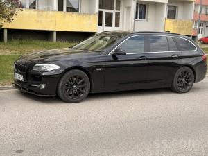 Melns BMW 525 2011 Kuldīga, ar dzinēja tilpumu 3.00 L un nobraukumu 320 tūkst. km par 7200 €, foto 3 vietnē AUTOMOTO.COM.LV