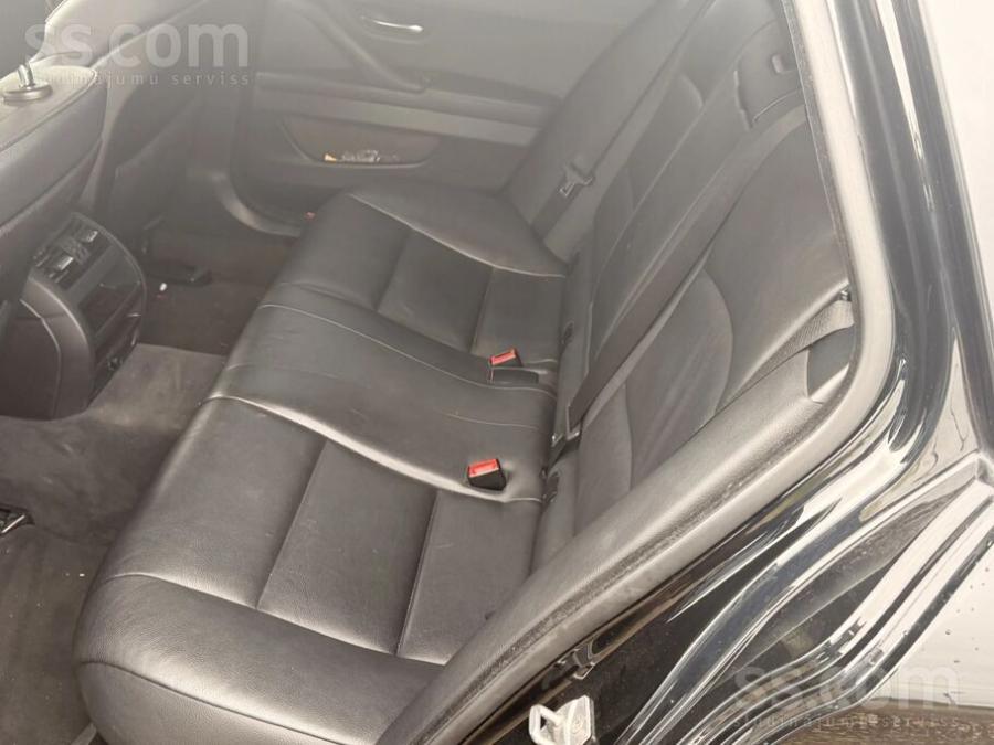 Melns BMW 525 2011 Kuldīga, ar dzinēja tilpumu 3.00 L un nobraukumu 320 tūkst. km par 7200 €, foto 14 vietnē AUTOMOTO.COM.LV