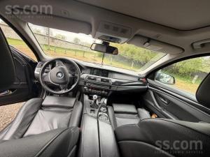 Melns BMW 525 2011 Kuldīga, ar dzinēja tilpumu 3.00 L un nobraukumu 320 tūkst. km par 7200 €, foto 20 vietnē AUTOMOTO.COM.LV
