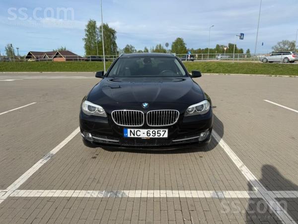 Black BMW 525 2011 in Rezekne, with an engine capacity of 3.00 L and mileage of 280 thousand km for 7000 €, photo 2 on AUTOMOTO.COM.LV