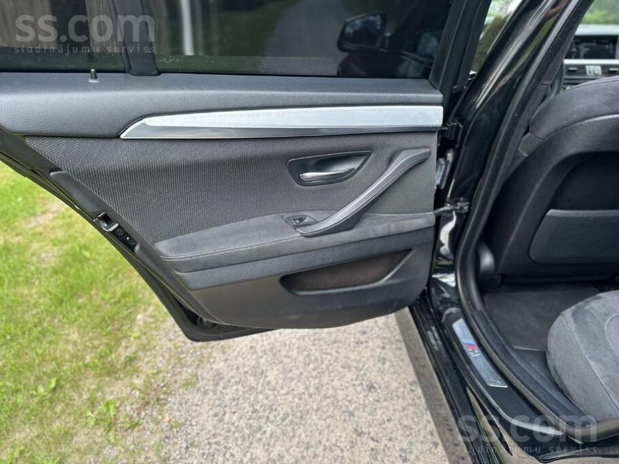 Melns BMW 525 2011 Talsi, ar dzinēja tilpumu 3.00 L un nobraukumu 277 tūkst. km par 10670 €, foto 13 vietnē AUTOMOTO.COM.LV