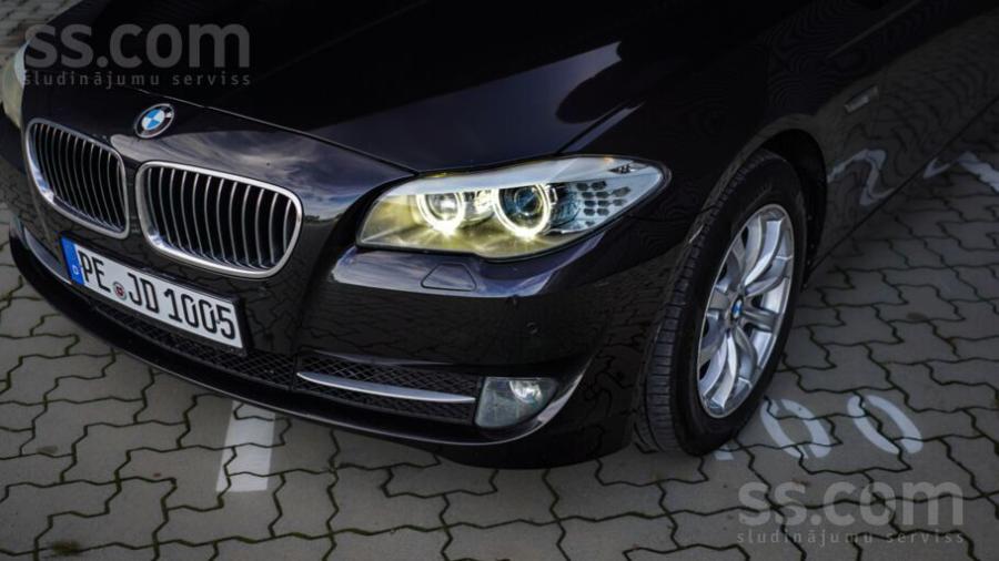 Black BMW 525 2011 in Riga, with an engine capacity of 3.00 L and mileage of 266 thousand km for 7500 €, photo 3 on AUTOMOTO.COM.LV