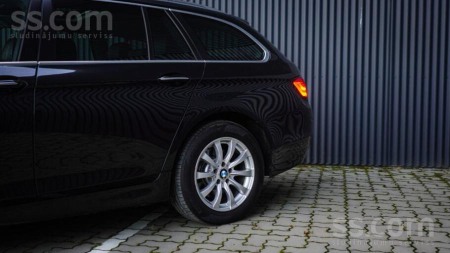 Black BMW 525 2011 in Riga, with an engine capacity of 3.00 L and mileage of 266 thousand km for 7500 €, photo 6 on AUTOMOTO.COM.LV