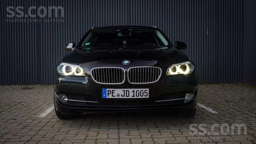 Black BMW 525 2011 in Riga, with an engine capacity of 3.00 L and mileage of 266 thousand km for 7500 €, photo 14 on AUTOMOTO.COM.LV