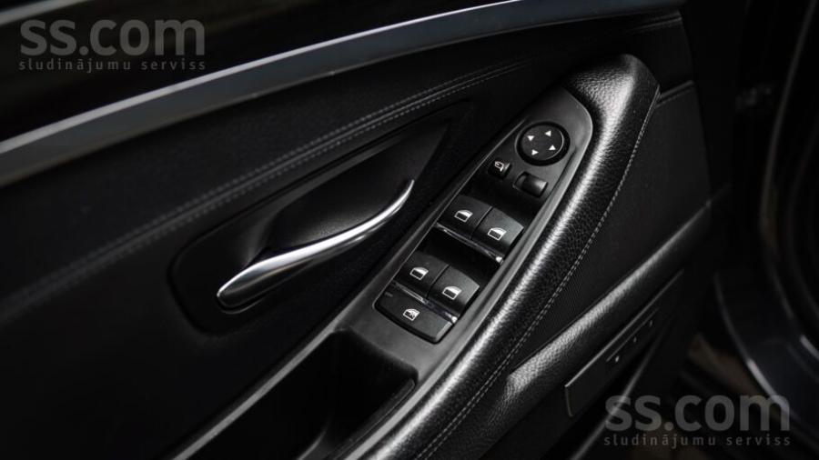 Black BMW 525 2011 in Riga, with an engine capacity of 3.00 L and mileage of 266 thousand km for 7500 €, photo 23 on AUTOMOTO.COM.LV