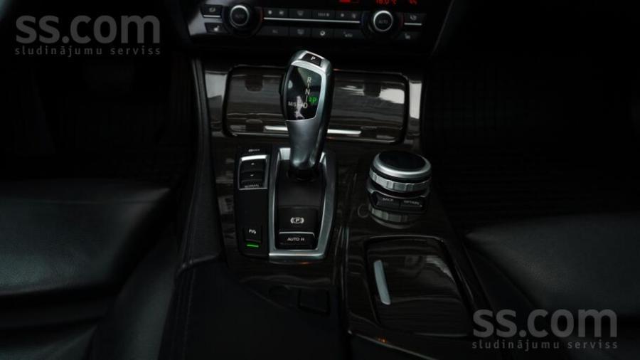 Black BMW 525 2011 in Riga, with an engine capacity of 3.00 L and mileage of 266 thousand km for 7500 €, photo 24 on AUTOMOTO.COM.LV