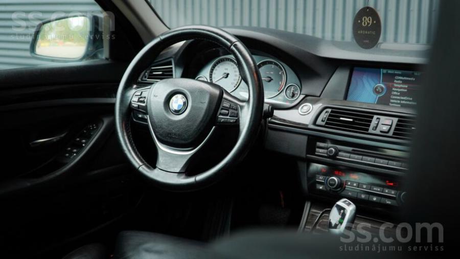 Black BMW 525 2011 in Riga, with an engine capacity of 3.00 L and mileage of 266 thousand km for 7500 €, photo 29 on AUTOMOTO.COM.LV