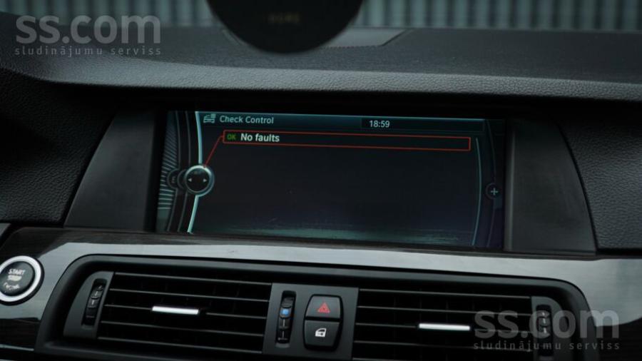 Black BMW 525 2011 in Riga, with an engine capacity of 3.00 L and mileage of 266 thousand km for 7500 €, photo 32 on AUTOMOTO.COM.LV