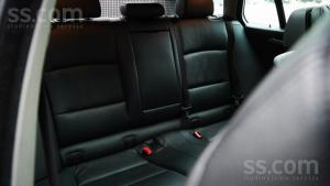 Black BMW 525 2011 in Riga, with an engine capacity of 3.00 L and mileage of 266 thousand km for 7500 €, photo 35 on AUTOMOTO.COM.LV