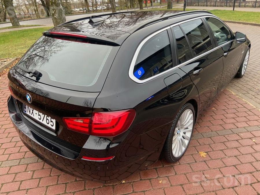 Black BMW 525 2011 in Cesis, with an engine capacity of 3.00 L and mileage of 0 thousand km for 8950 €, photo 3 on AUTOMOTO.COM.LV