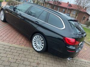 Black BMW 525 2011 in Cesis, with an engine capacity of 3.00 L and mileage of 0 thousand km for 8950 €, photo 5 on AUTOMOTO.COM.LV
