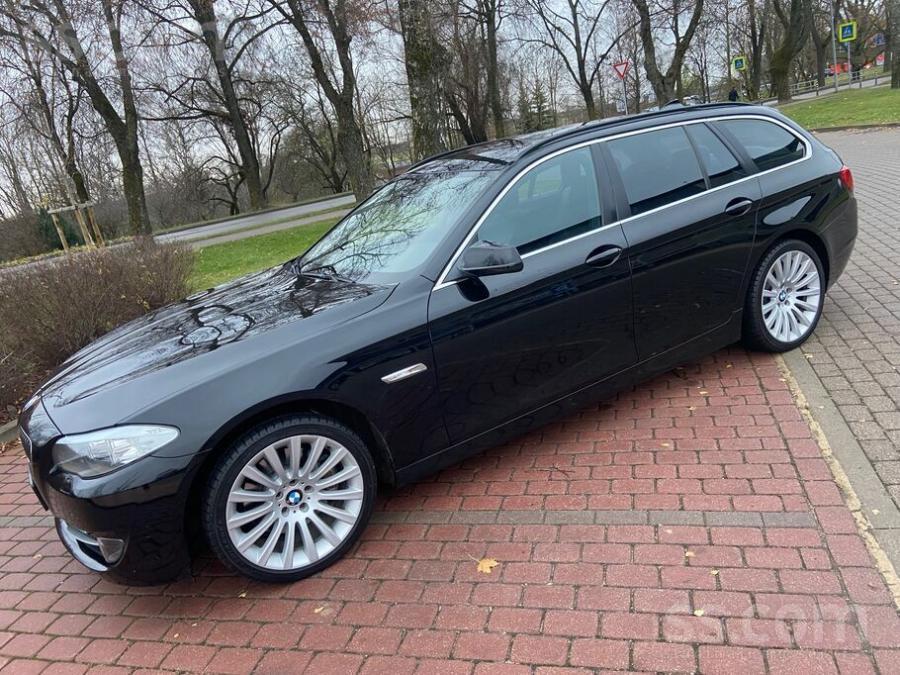 Black BMW 525 2011 in Cesis, with an engine capacity of 3.00 L and mileage of 0 thousand km for 8950 €, photo 6 on AUTOMOTO.COM.LV