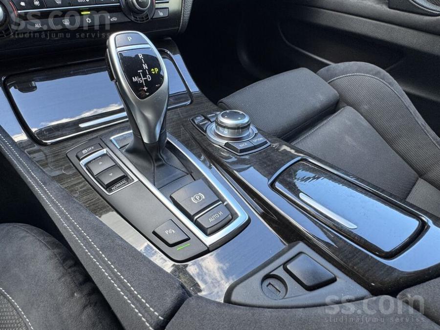 Melns BMW 525 2011 Daugavpils, ar dzinēja tilpumu 3.00 L un nobraukumu 0 tūkst. km par 9200 €, foto 26 vietnē AUTOMOTO.COM.LV