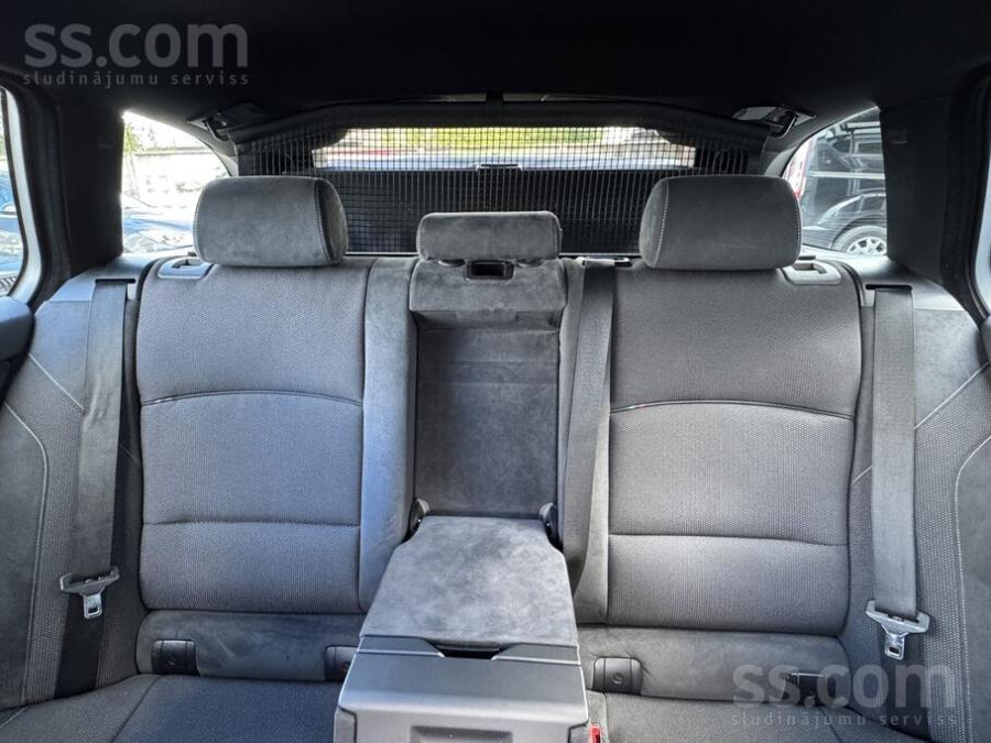 Melns BMW 525 2011 Daugavpils, ar dzinēja tilpumu 3.00 L un nobraukumu 0 tūkst. km par 9200 €, foto 30 vietnē AUTOMOTO.COM.LV