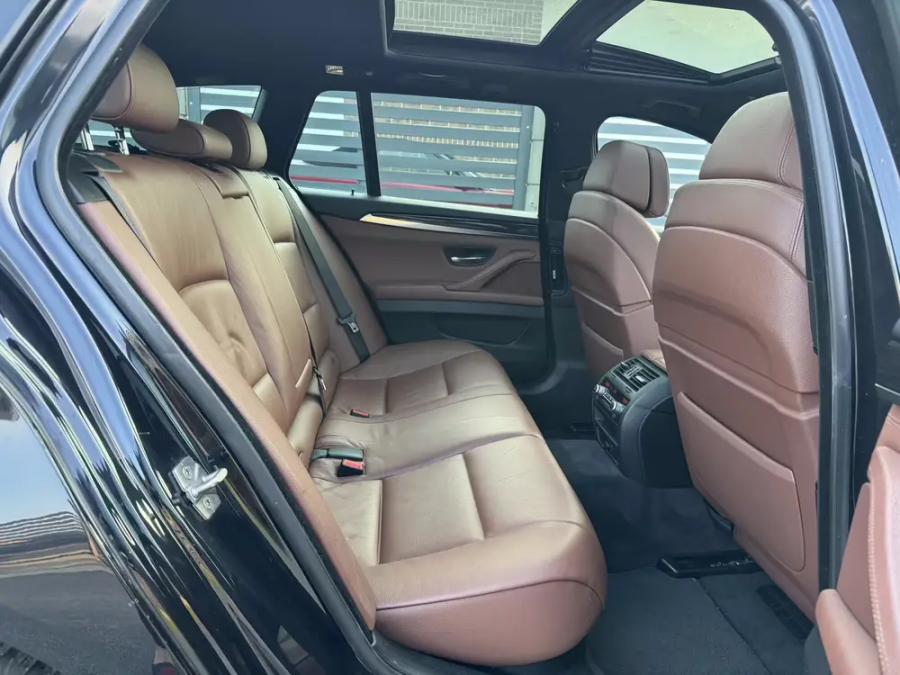 Melns BMW 525 2011 Jelgava, ar dzinēja tilpumu 3.00 L un nobraukumu 399 tūkst. km par 8800 €, foto 11 vietnē AUTOMOTO.COM.LV