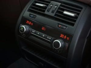Melns BMW 525 2011 Jelgava, ar dzinēja tilpumu 3.00 L un nobraukumu 399 tūkst. km par 8800 €, foto 13 vietnē AUTOMOTO.COM.LV