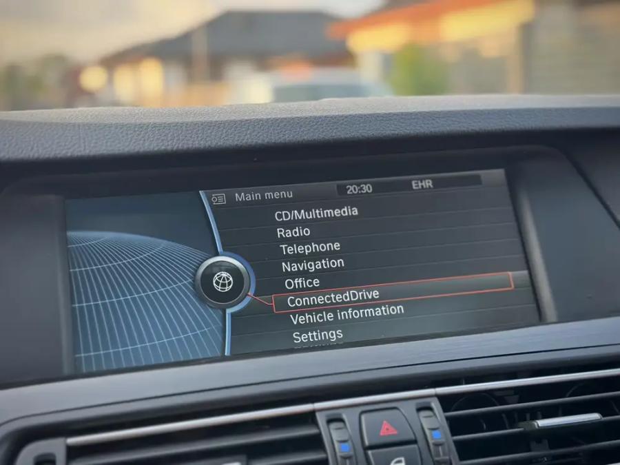 Melns BMW 525 2011 Jelgava, ar dzinēja tilpumu 3.00 L un nobraukumu 399 tūkst. km par 8800 €, foto 18 vietnē AUTOMOTO.COM.LV
