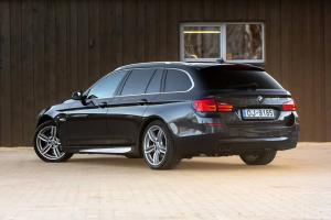 Black BMW 525 2011 in Jelgava, with an engine capacity of 2.00 L and mileage of 226 thousand km for 10900 €, photo 5 on AUTOMOTO.COM.LV