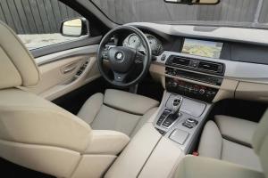 Black BMW 525 2011 in Jelgava, with an engine capacity of 2.00 L and mileage of 226 thousand km for 10900 €, photo 8 on AUTOMOTO.COM.LV