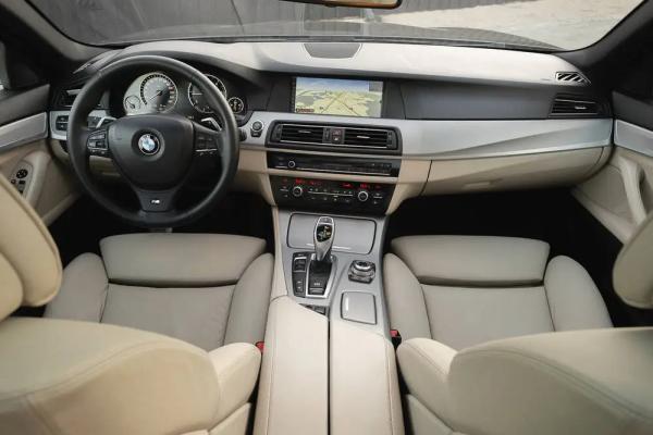 Melns BMW 525 2011 Jelgava, ar dzinēja tilpumu 2.00 L un nobraukumu 226 tūkst. km par 10900 €, foto 8 vietnē AUTOMOTO.COM.LV