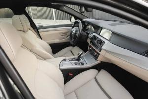 Black BMW 525 2011 in Jelgava, with an engine capacity of 2.00 L and mileage of 226 thousand km for 10900 €, photo 11 on AUTOMOTO.COM.LV