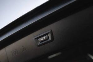 Black BMW 525 2011 in Jelgava, with an engine capacity of 2.00 L and mileage of 226 thousand km for 10900 €, photo 16 on AUTOMOTO.COM.LV