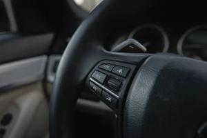 Black BMW 525 2011 in Jelgava, with an engine capacity of 2.00 L and mileage of 226 thousand km for 10900 €, photo 20 on AUTOMOTO.COM.LV
