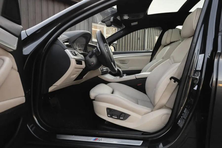 Black BMW 525 2011 in Jelgava, with an engine capacity of 2.00 L and mileage of 226 thousand km for 10900 €, photo 25 on AUTOMOTO.COM.LV