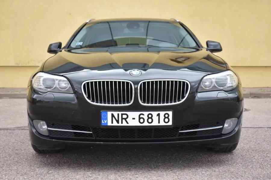 Melns BMW 525 2011 Talsi, ar dzinēja tilpumu 3.00 L un nobraukumu 315 tūkst. km par 7000 €, foto 4 vietnē AUTOMOTO.COM.LV