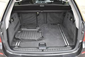 Melns BMW 525 2011 Talsi, ar dzinēja tilpumu 3.00 L un nobraukumu 315 tūkst. km par 7000 €, foto 10 vietnē AUTOMOTO.COM.LV