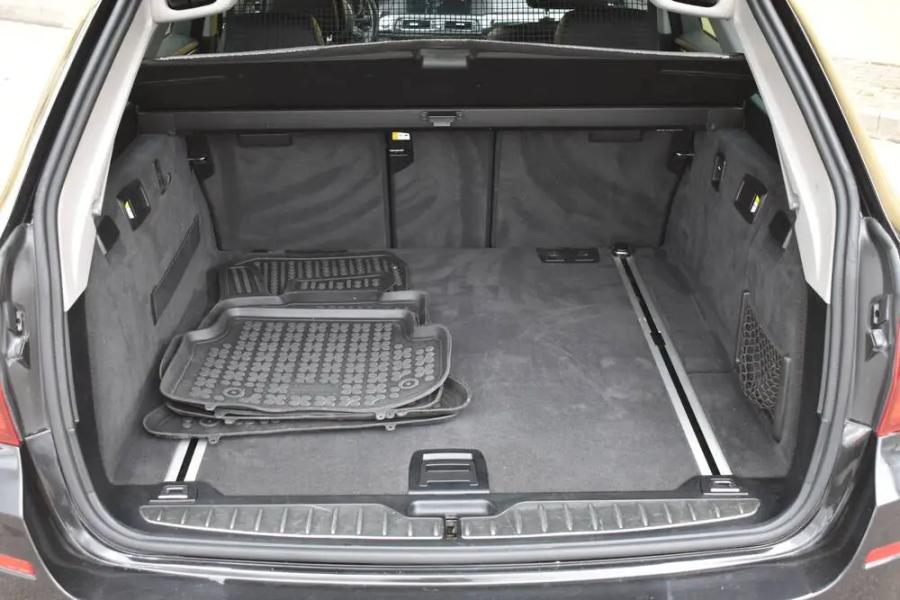 Melns BMW 525 2011 Talsi, ar dzinēja tilpumu 3.00 L un nobraukumu 315 tūkst. km par 7000 €, foto 10 vietnē AUTOMOTO.COM.LV