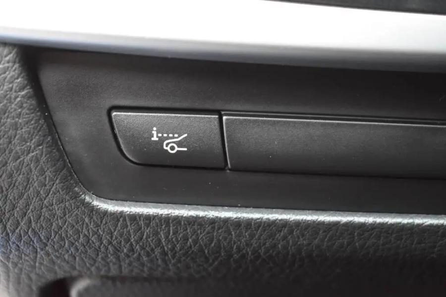 Melns BMW 525 2011 Talsi, ar dzinēja tilpumu 3.00 L un nobraukumu 315 tūkst. km par 7000 €, foto 14 vietnē AUTOMOTO.COM.LV