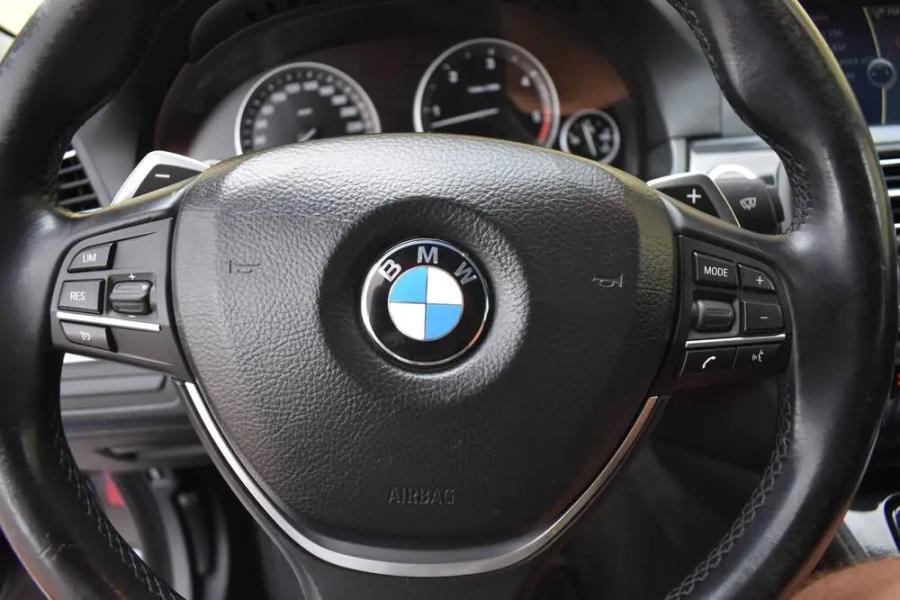 Melns BMW 525 2011 Talsi, ar dzinēja tilpumu 3.00 L un nobraukumu 315 tūkst. km par 7000 €, foto 17 vietnē AUTOMOTO.COM.LV
