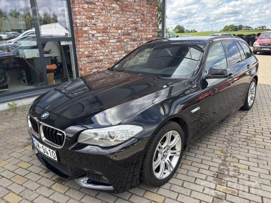 Melns BMW 525 2011 Talsi, ar dzinēja tilpumu 3.00 L un nobraukumu 214 tūkst. km par 7800 €, foto 1 vietnē AUTOMOTO.COM.LV