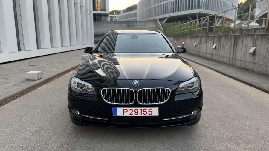 Melns BMW 525 2011 Viļņa, ar dzinēja tilpumu 2.99 L un nobraukumu 290 tūkst. km par 6250 €, foto 3 vietnē AUTOMOTO.COM.LV