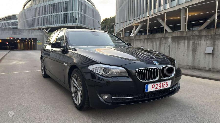 Melns BMW 525 2011 Viļņa, ar dzinēja tilpumu 2.99 L un nobraukumu 290 tūkst. km par 6250 €, foto 4 vietnē AUTOMOTO.COM.LV