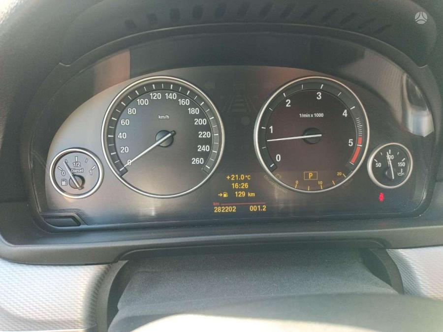 Black BMW 525 2011 in Kaunas, with an engine capacity of 2.99 L and mileage of 282 thousand km for 8700 €, photo 7 on AUTOMOTO.COM.LV