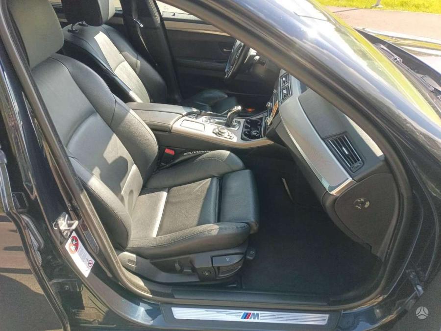 Black BMW 525 2011 in Kaunas, with an engine capacity of 2.99 L and mileage of 282 thousand km for 8700 €, photo 8 on AUTOMOTO.COM.LV