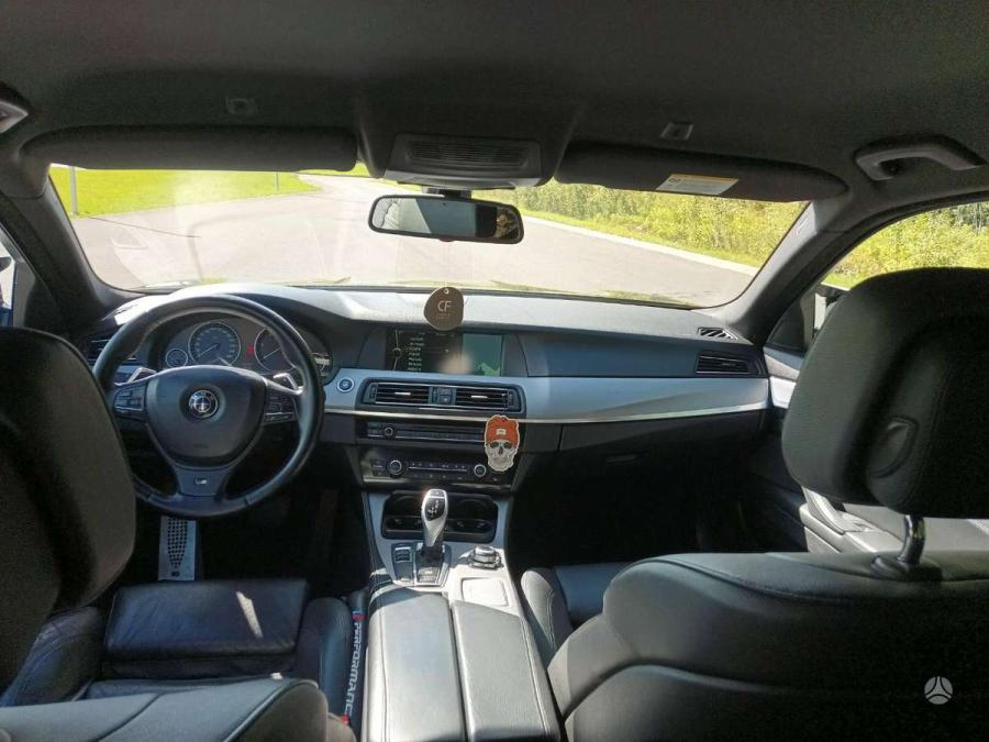 Black BMW 525 2011 in Kaunas, with an engine capacity of 2.99 L and mileage of 282 thousand km for 8700 €, photo 10 on AUTOMOTO.COM.LV