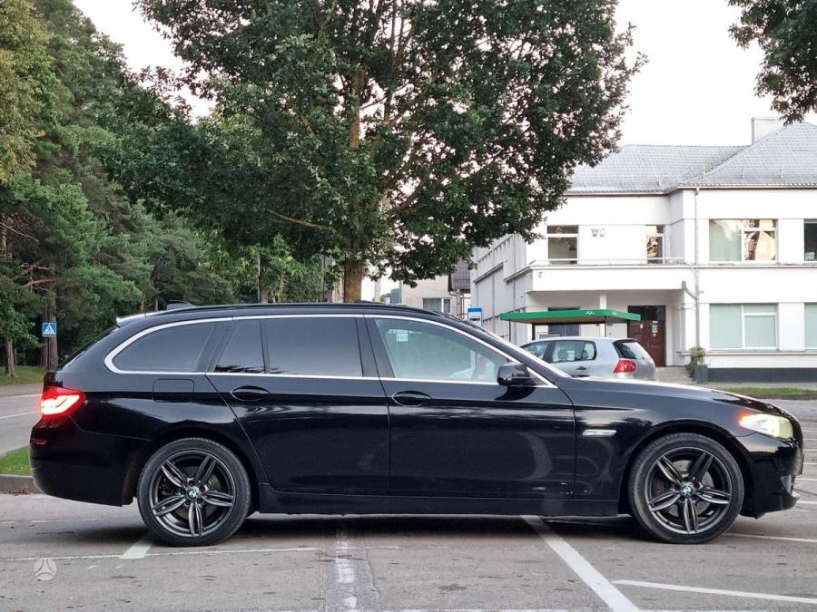 Black BMW 525 2011 in Alytus, with an engine capacity of 2.99 L and mileage of 396 thousand km for 6700 €, photo 8 on AUTOMOTO.COM.LV